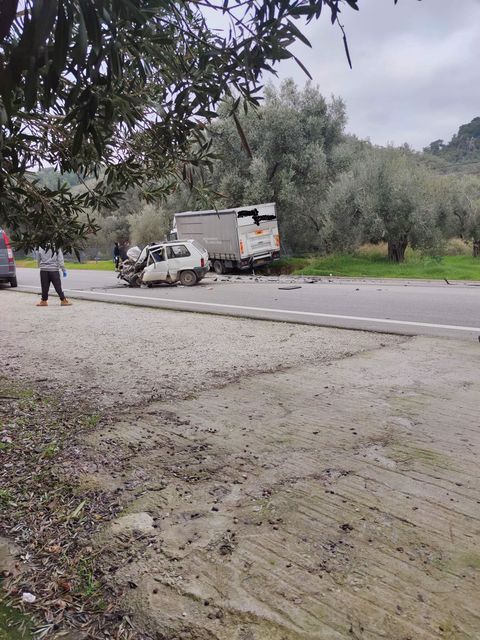 Λέσβος:ΤΡΑΓΩΔΙΑ:Ένα άτομο νεκρό-ένα σοβαρά τραυματισμένο-Σφοδρή ...